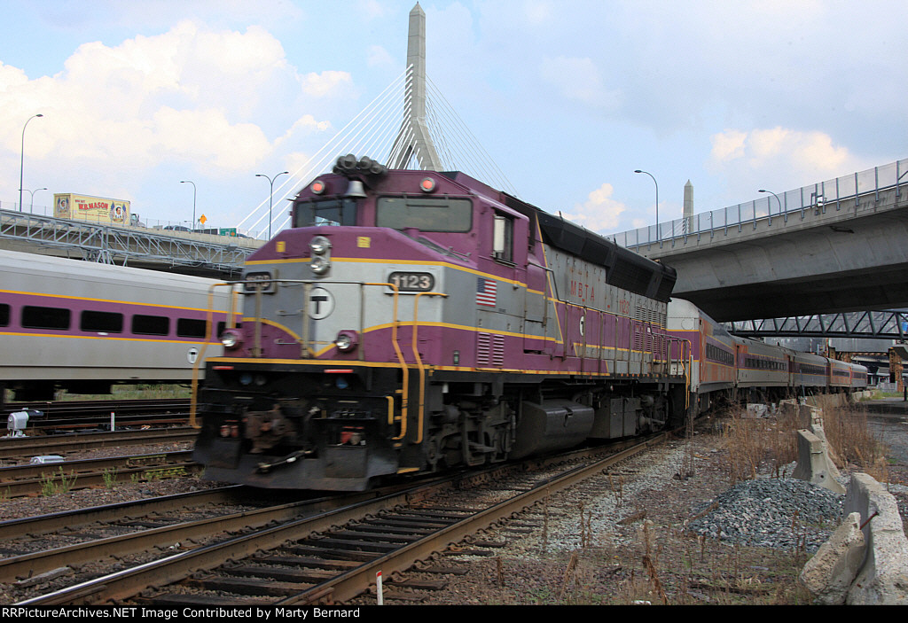 MBTA 1123 Inbound From Fitchburgh on North Station Leads at 4:39 pm